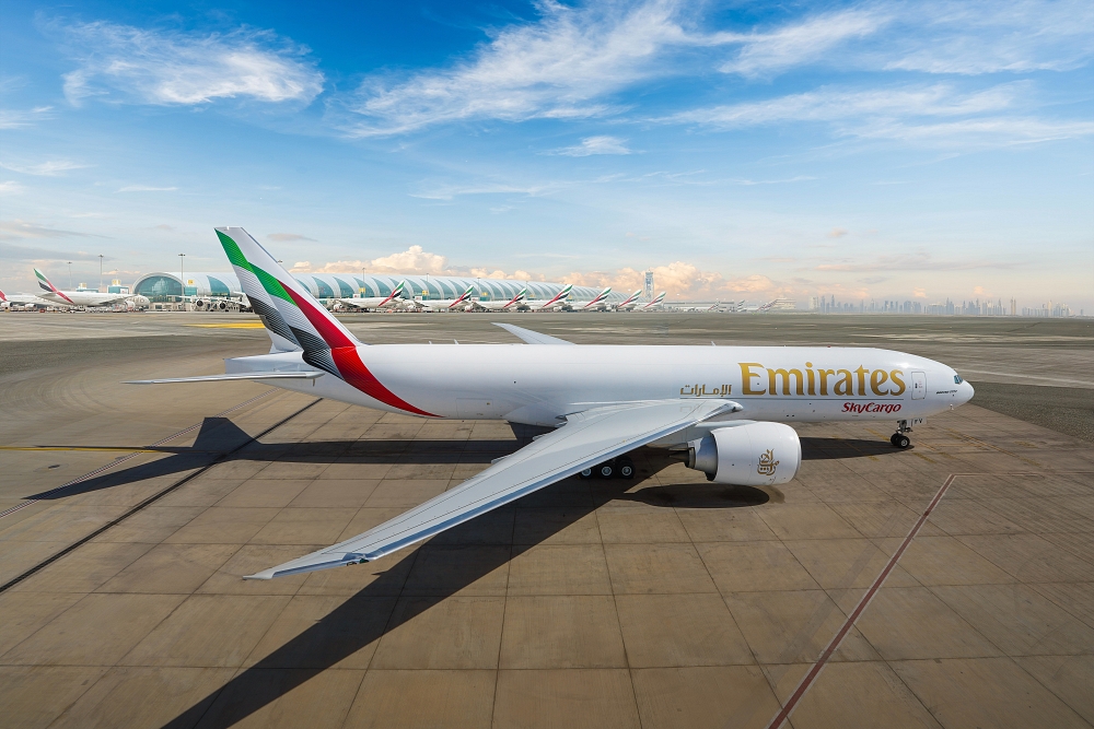 Nowe barwy Emirates SkyCargo: Pierwszy frachtowiec w odświeżonej ...